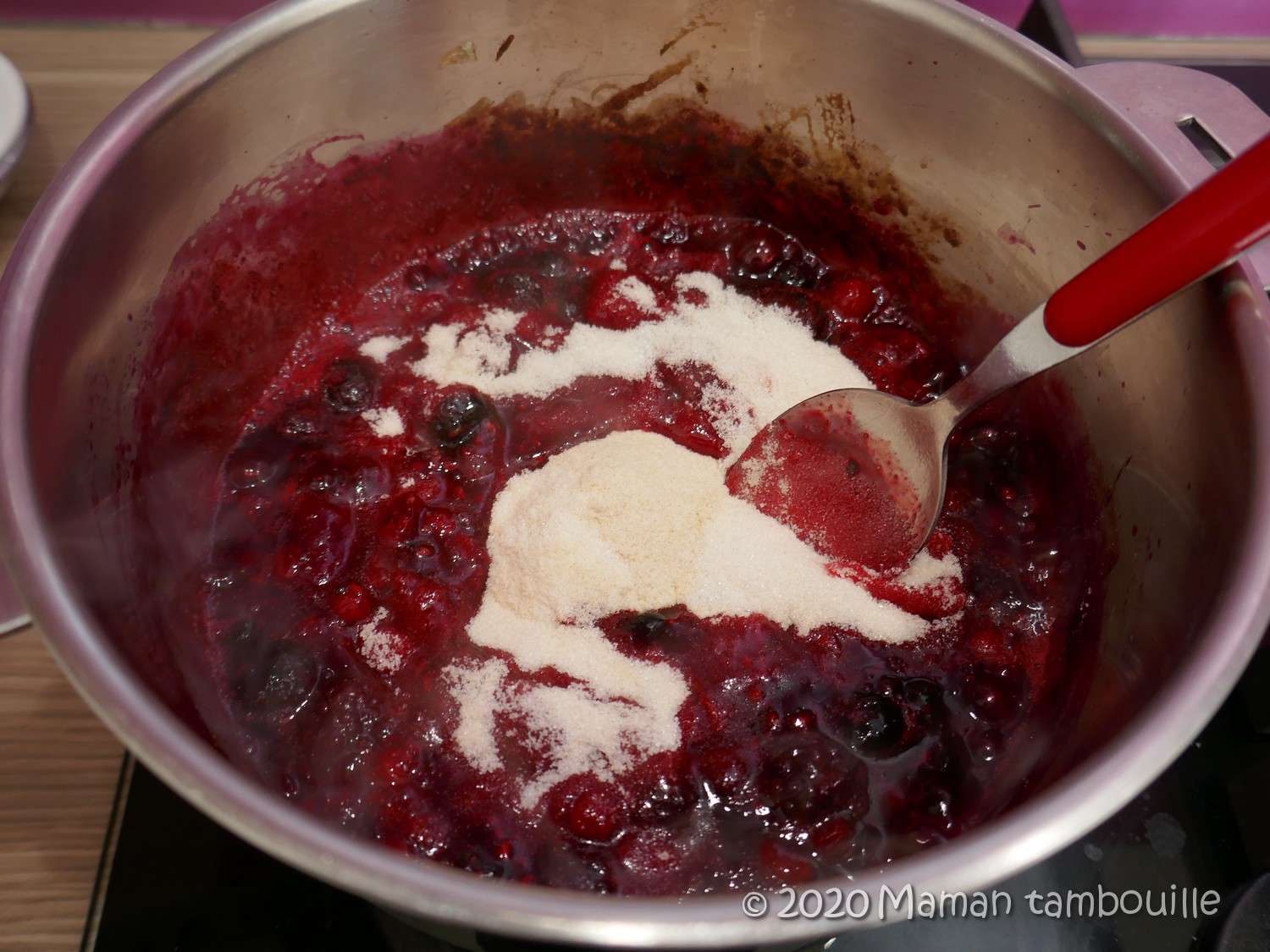 Entremets fruits rouges vanille {Stranger Things} Maman Tambouille